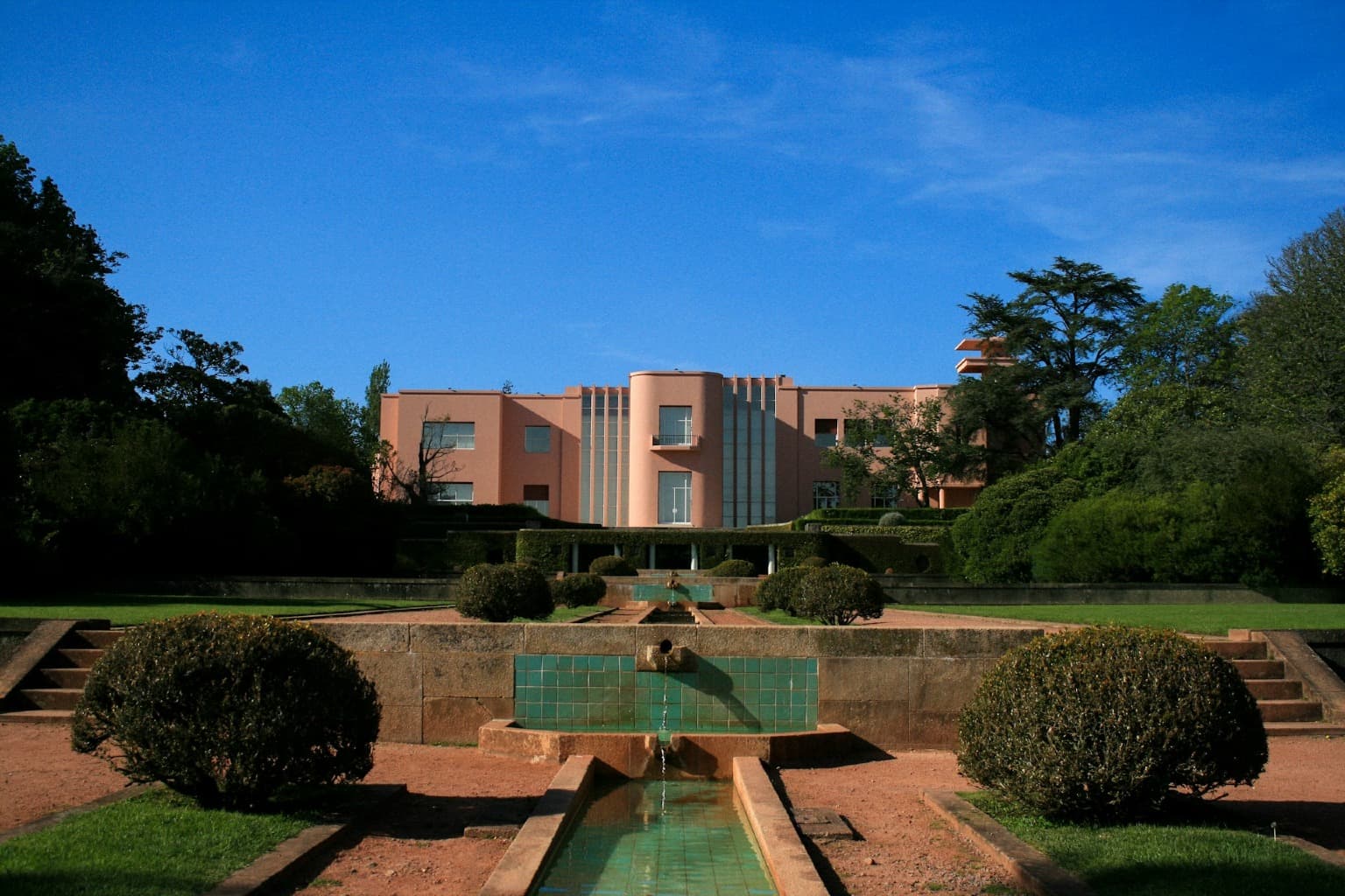 Fundación Serralves: Arte, arquitectura y paisajes escénicos | Cooltour ...